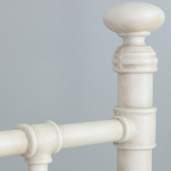 Blake Iron Bed by Wesley Allen – Matriae